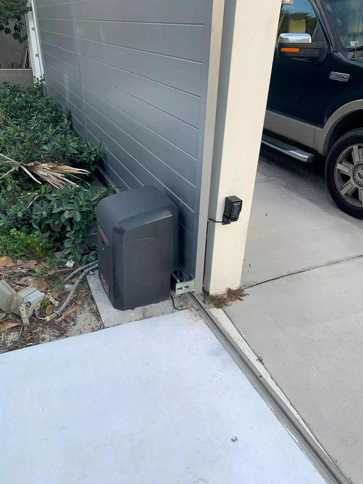 Gate Operator Repair in Tampa - Automatic Gate Opener Repair Company